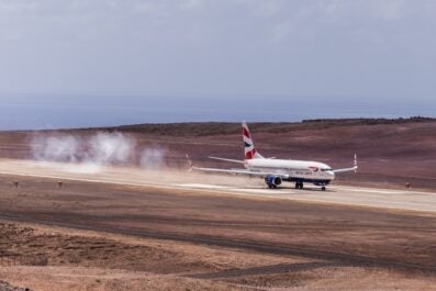 Time the Takeoff: Conquering the World's Most Dangerous Airport Runways