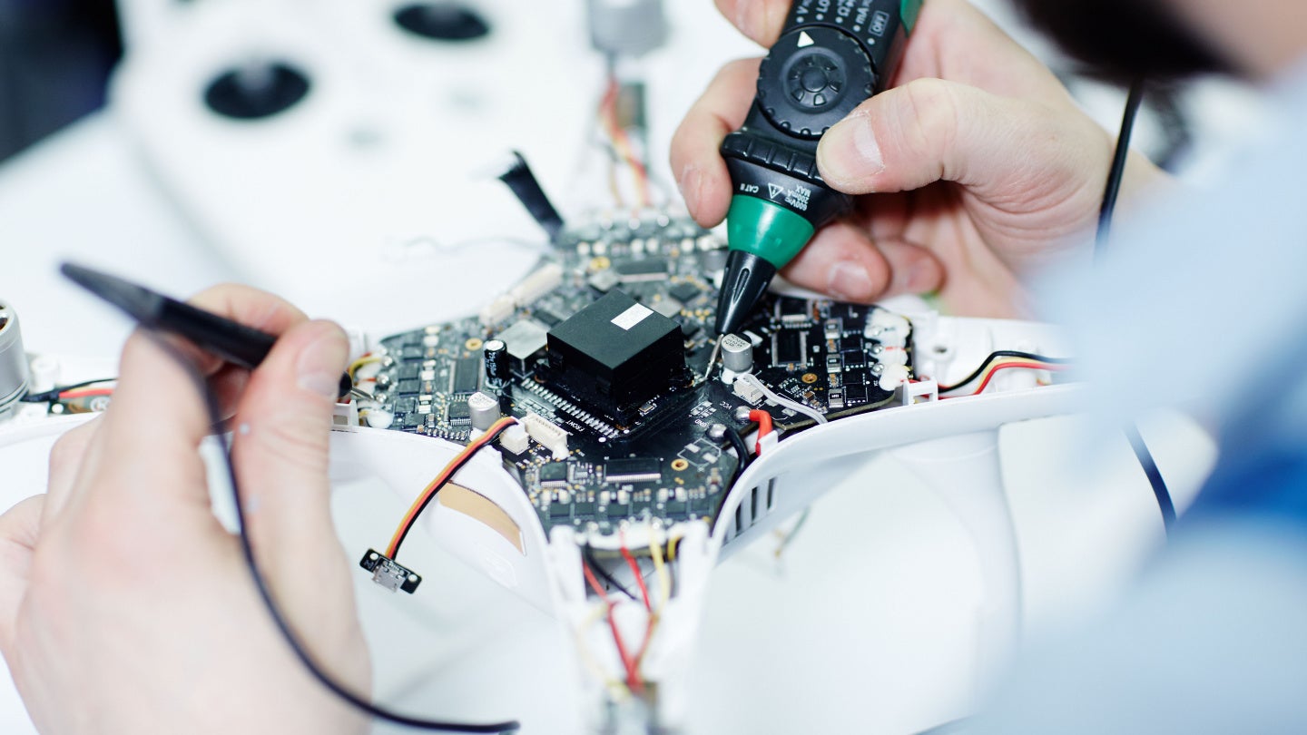 Who are the leading innovators in electric aircraft power transmission ...