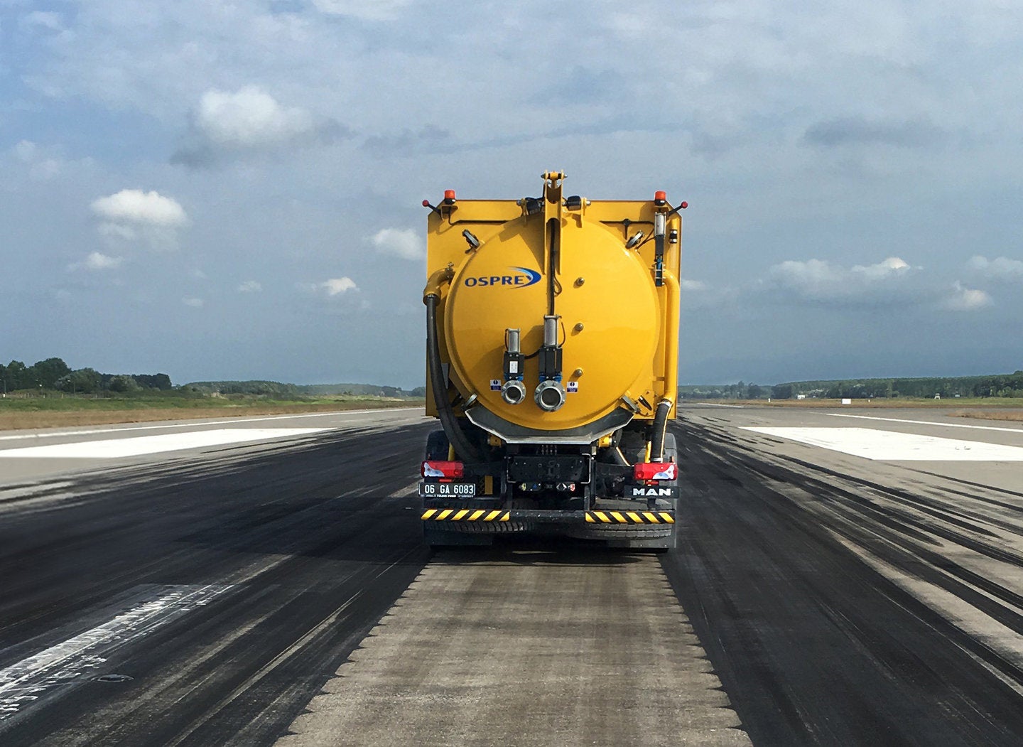 Why airports need to clean rubber from runways - Airport Technology
