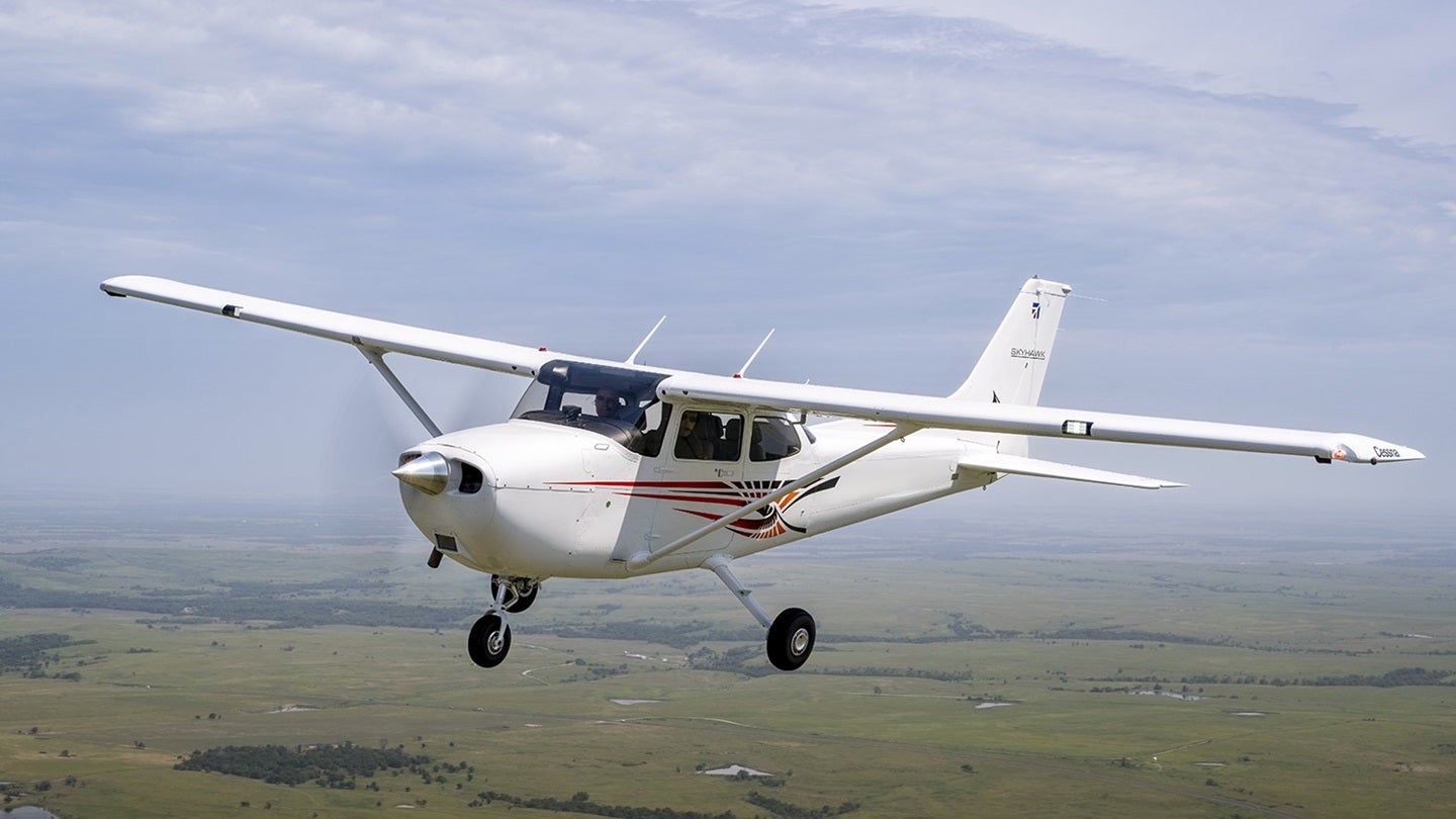 Textron upgrades Cessna Skyhawk with dual electronic ignition